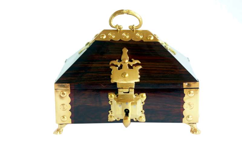 Traditional Nettoor Petti (Nettur Petti, Amadapetti, NettoorJewel Box ...