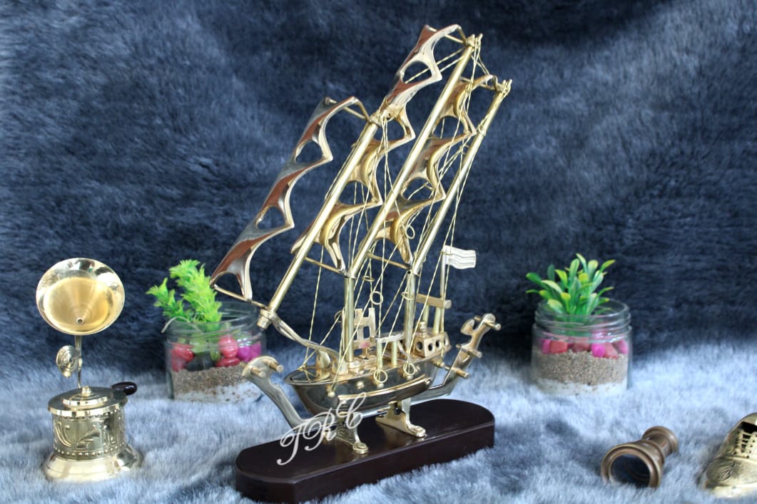 BRASS NAUTICAL SHIP MODEL WITH WOODEN BASE -RAJANS001 – www.soosi.co.in