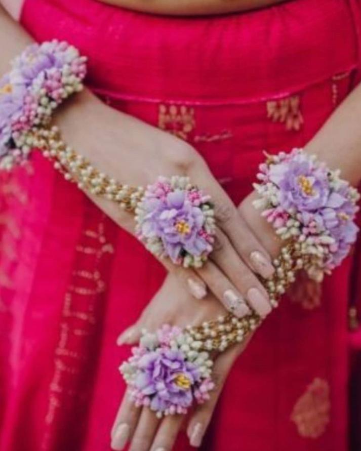 PAIR OF 2 HAATHPHOOL FLORAL JEWELLERY-FAM299L – www.soosi.co.in